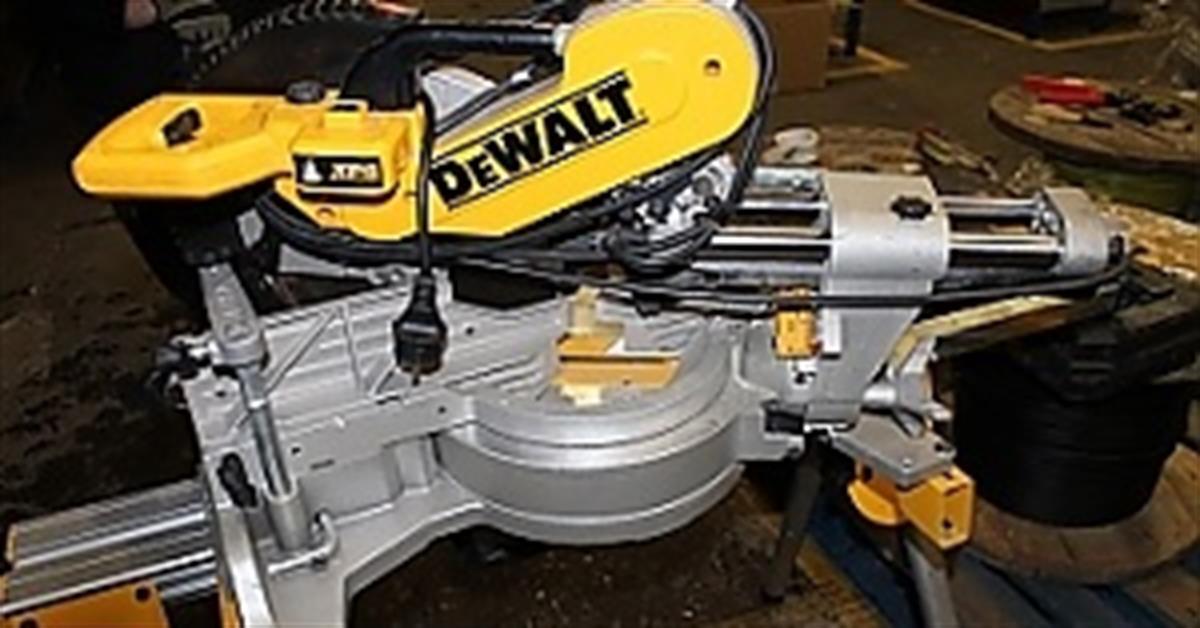 La scie à onglet DeWALT DWS780 - connaissez ses possibilités - rotopino.fr